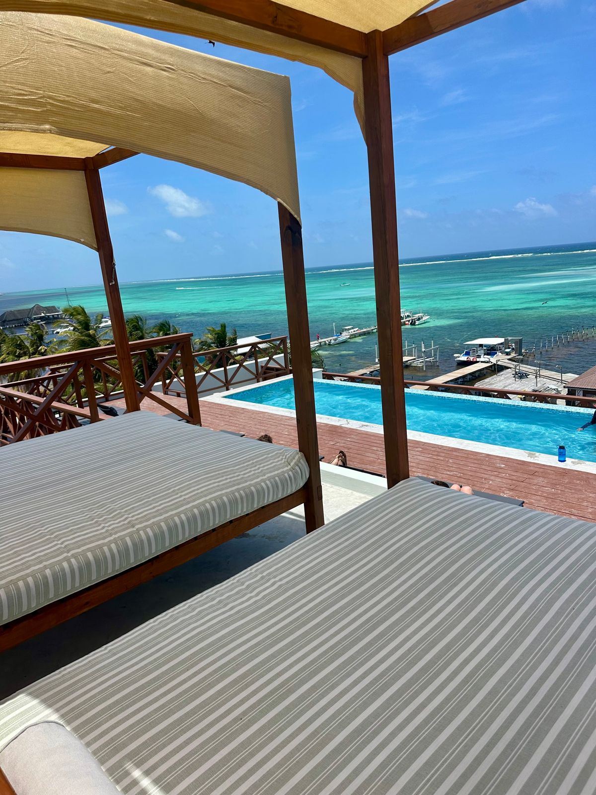The best hostel in Belize - Beachfront San Pedro | Sandbar